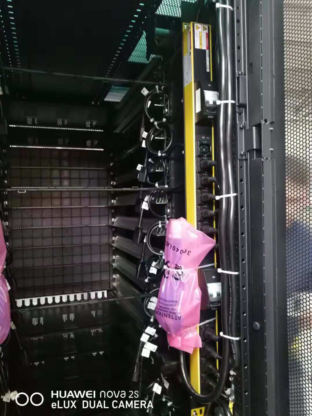 华为 RACK-42U-1 网络机柜 600/1200/2000机柜，华为存储19寸网络机柜[品牌 价格 图片 报价]-易卖工控网